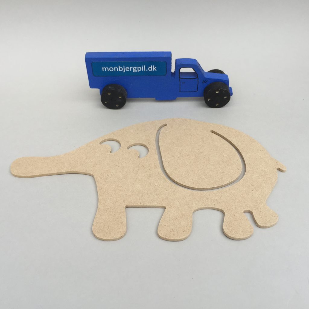 Stor MDF elefant 16 x 27 cm - Monbjerg Pil og Print